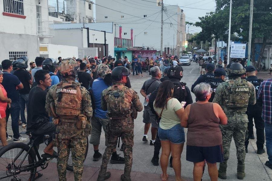 CONVOCAN EN REDES: Apedrean casa de cubano en Cancún tras agredir a ...